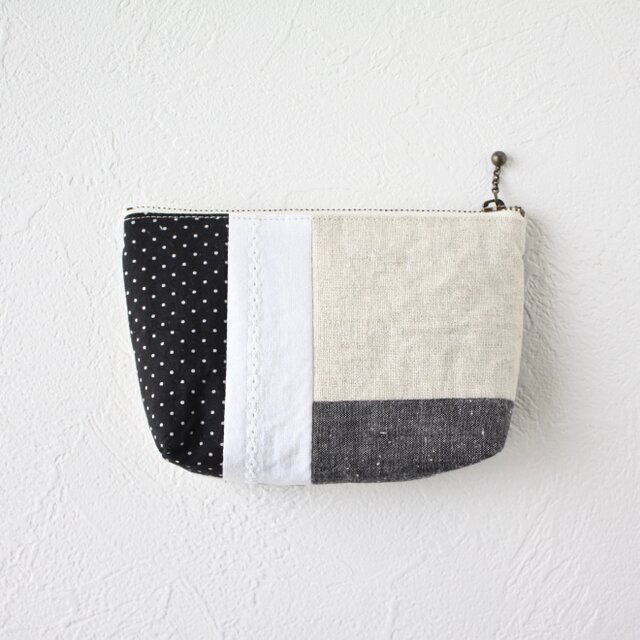 黒のパッチポーチ | iichi ハンドメイド・クラフト作品・手仕事品の通販