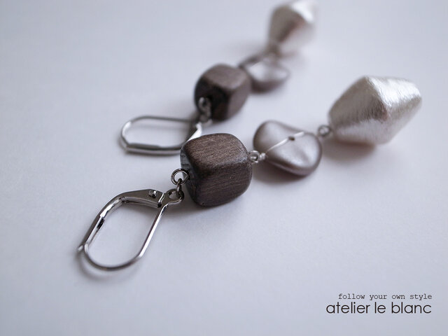 tanto tempo #1～トープのグラデーションピアス～ | iichi ハンドメイド・クラフト作品・手仕事品の通販