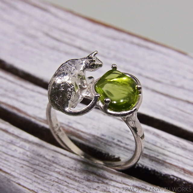 ペリドットと猫 ＊ Peridot & Cat Ring | iichi ハンドメイド・クラフト作品・手仕事品の通販