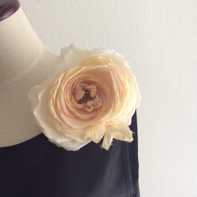 布花 大きな薔薇のコサージュ No. 181 | iichi ハンドメイド・クラフト作品・手仕事品の通販