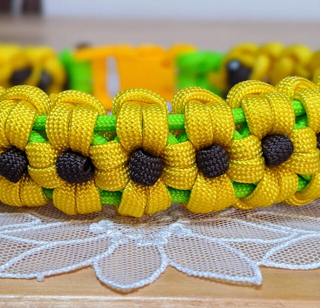 ひまわりの首輪 中型犬用 (内周34cm) | iichi ハンドメイド・クラフト作品・手仕事品の通販