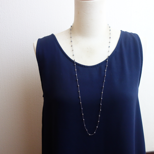 No.305*小さなネイビー淡水真珠のシルクネックレス83cm | iichi ハンドメイド・クラフト作品・手仕事品の通販
