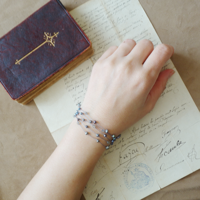 No.305*小さなネイビー淡水真珠のシルクネックレス83cm | iichi ハンドメイド・クラフト作品・手仕事品の通販