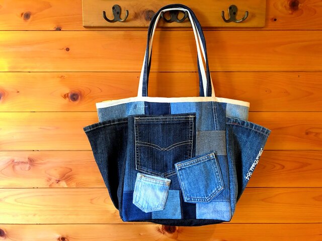ヨコ型A4すっぽり・肩掛けOK★サイドポケット★ハンドメイド★マザーズバッグ トートバッグ カバン デニムリメイク | iichi ...