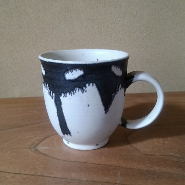 白黒マグカップ(腰丸型) k-030 | iichi ハンドメイド・クラフト作品・手仕事品の通販