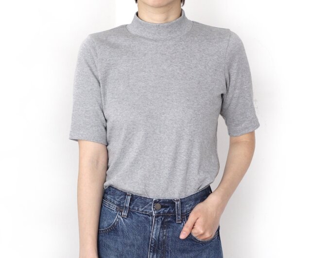 形にこだわった 大人のハイネック4分袖Tシャツ【サイズ・色展開有り】 | iichi 日々の暮らしを心地よくするハンドメイドやアンティークのマーケットプレイス
