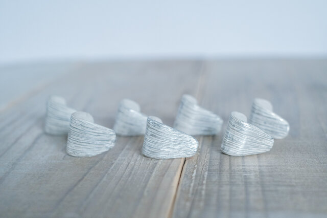 fringe pierce -gold | iichi 日々の暮らしを心地よくするハンドメイドやアンティークのマーケットプレイス