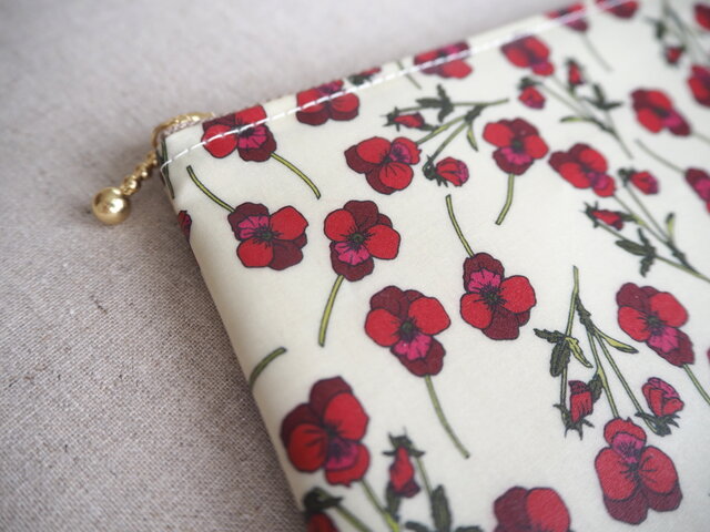 ラミネートラウンドポーチ 「Ros」 | iichi ハンドメイド・クラフト作品・手仕事品の通販