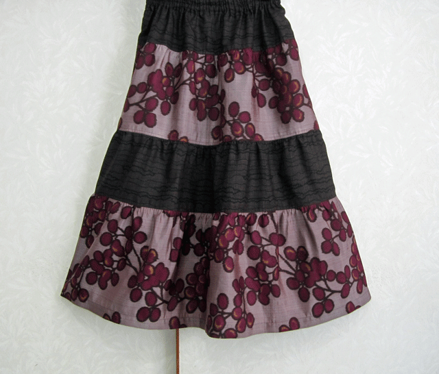 着物リメイク♪大島紬と銘仙のおしゃれな4段ティアードスカート（裏地付き）丈77cm | iichi 日々の暮らしを心地よくするハンドメイドやアンティークのマーケットプレイス