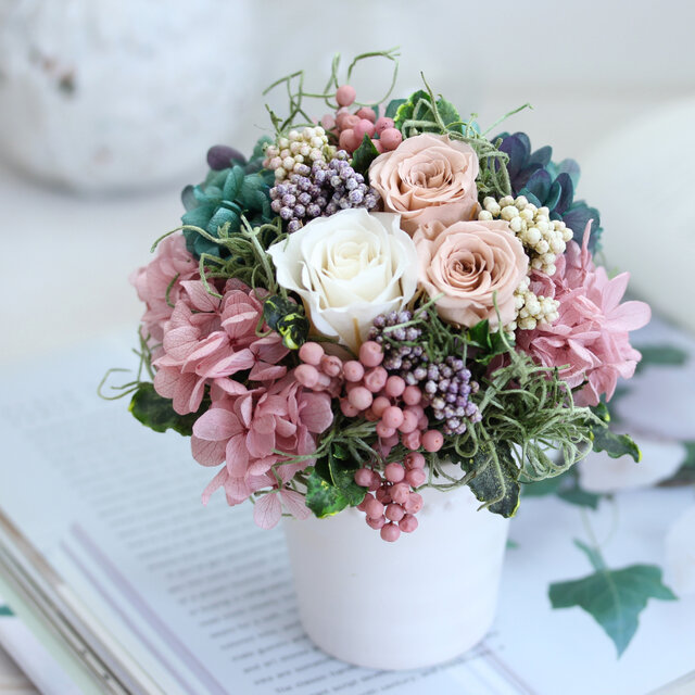 une brise (ュヌ ブリーズ) プリザーブドフラワー ピンク 誕生日・退職祝い・記念日 | iichi ハンドメイド・クラフト作品・手仕事品の通販