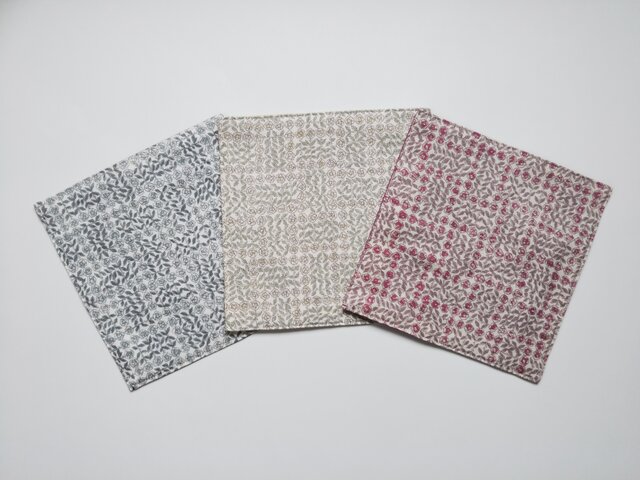 ハンカチ リバティ Sleeping Rose 約20cm角 3色組 | iichi ハンドメイド・クラフト作品・手仕事品の通販