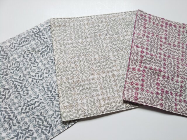 ハンカチ リバティ Sleeping Rose 約20cm角 3色組 | iichi ハンドメイド・クラフト作品・手仕事品の通販