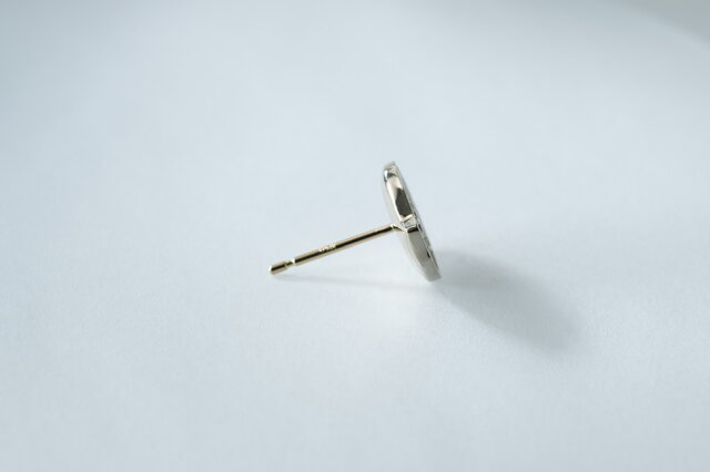 タブレットピアス ヒナゲシ k18WG | iichi ハンドメイド・クラフト作品・手仕事品の通販