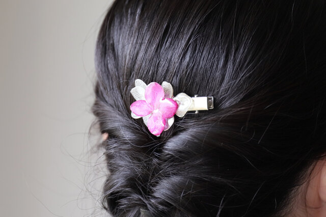 雨とアジサイ（クリップ）-volcano pink- #769 | iichi ハンドメイド・クラフト作品・手仕事品の通販