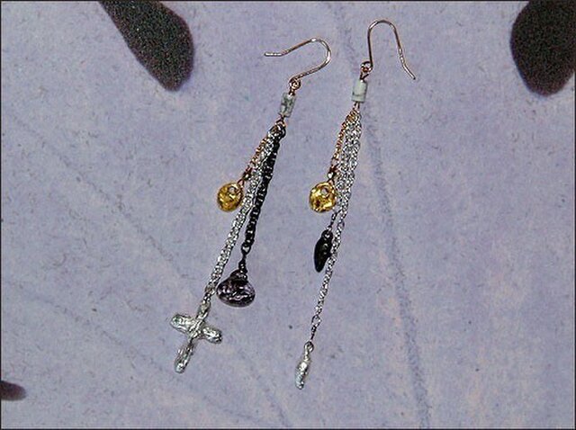 K18,K22P,SVセイクレッドセブン小枝クロス・ピアス | iichi 日々の暮らしを心地よくするハンドメイドやアンティークのマーケットプレイス