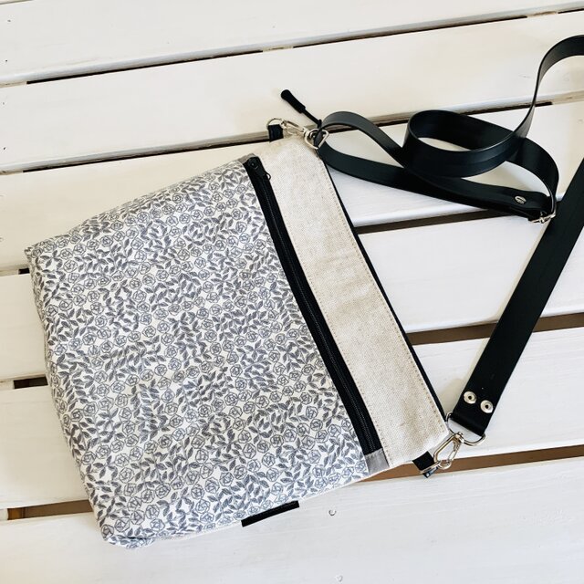 サコッシュバッグ（リバティxミナペルホネンSleepy rose） | iichi ハンドメイド・クラフト作品・手仕事品の通販