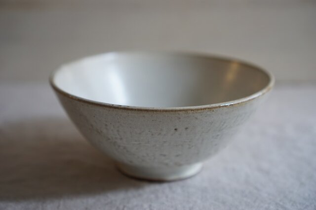 月下白の大きなごはん茶碗 No.904 | iichi ハンドメイド・クラフト作品・手仕事品の通販