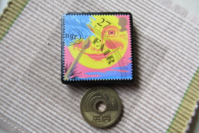 イギリス 天気予報切手ブローチ 6569 | iichi ハンドメイド・クラフト作品・手仕事品の通販