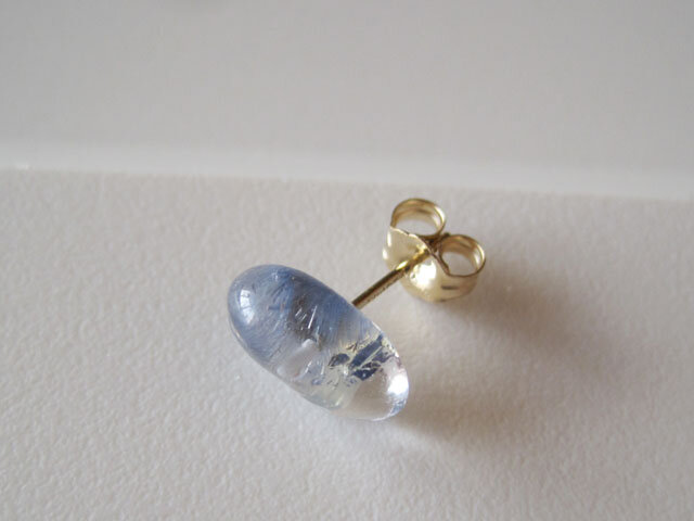 デュモルチェライトインクオーツの原石ピアス／Brazil 片耳 14kg | iichi ハンドメイド・クラフト作品・手仕事品の通販