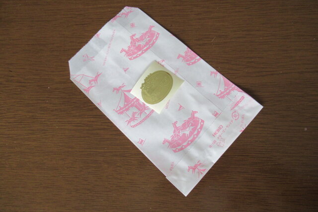 再販 アメリカ クリスマス切手ブローチ 1702 | iichi ハンドメイド・クラフト作品・手仕事品の通販