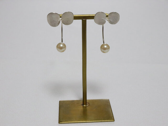 2leaves bud pierced earring(3ways) | iichi 日々の暮らしを心地よくするハンドメイドやアンティークのマーケットプレイス