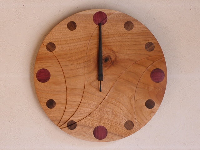 無垢の木の電波掛け時計 くるみ 0016 | iichi ハンドメイド・クラフト作品・手仕事品の通販