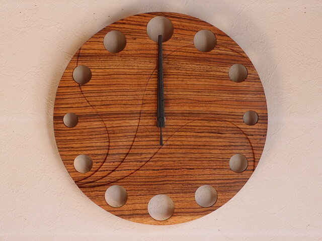 無垢の木の電波掛け時計 ゼブラウッド 0002 | iichi ハンドメイド・クラフト作品・手仕事品の通販