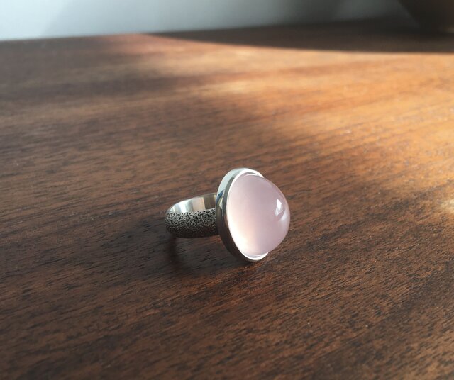 rose quartz ring | iichi 日々の暮らしを心地よくするハンドメイドやアンティークのマーケットプレイス