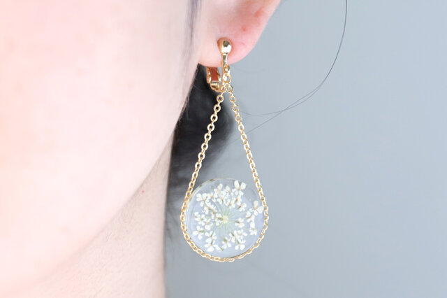 drop -レースフラワー-（イヤリング） #823 | iichi 日々の暮らしを心地よくするハンドメイドやアンティークのマーケットプレイス