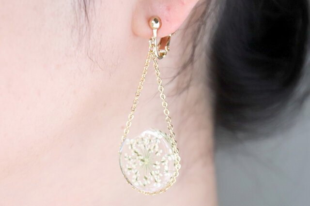 drop -レースフラワー-（イヤリング） #823 | iichi 日々の暮らしを心地よくするハンドメイドやアンティークのマーケットプレイス