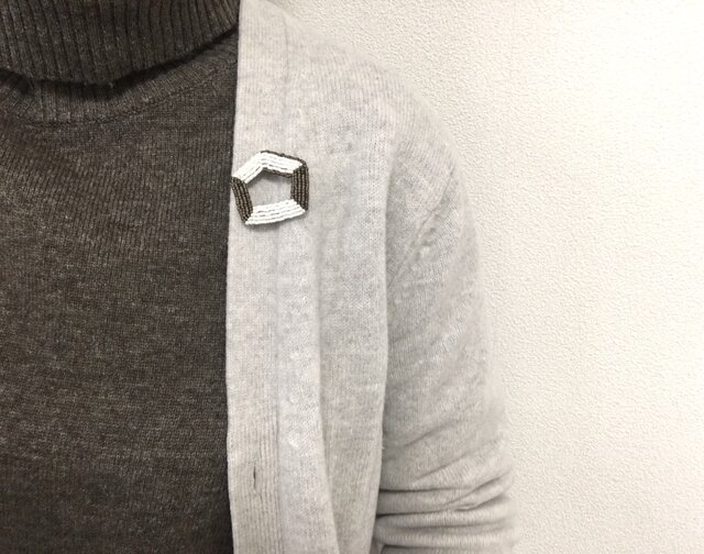 monolog 星屑ブローチ typeB BROWN | iichi ハンドメイド・クラフト作品・手仕事品の通販