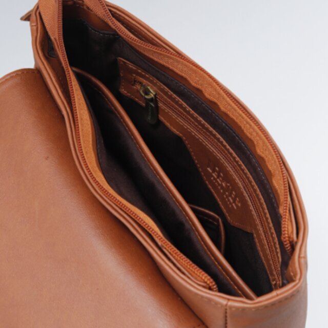 リュック レディース バッグ レディスバッグ レザー 防水 プレゼント A4ファイル おしゃれ IPAD | iichi ハンドメイド・クラフト作品・手仕事品の通販