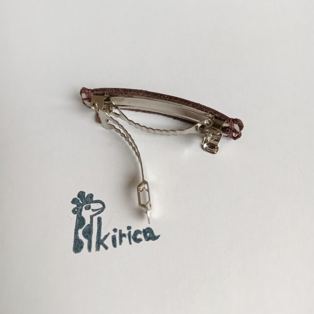 (5cm)羊革とアンティークビーズのバレッタ(#988) | iichi ハンドメイド・クラフト作品・手仕事品の通販