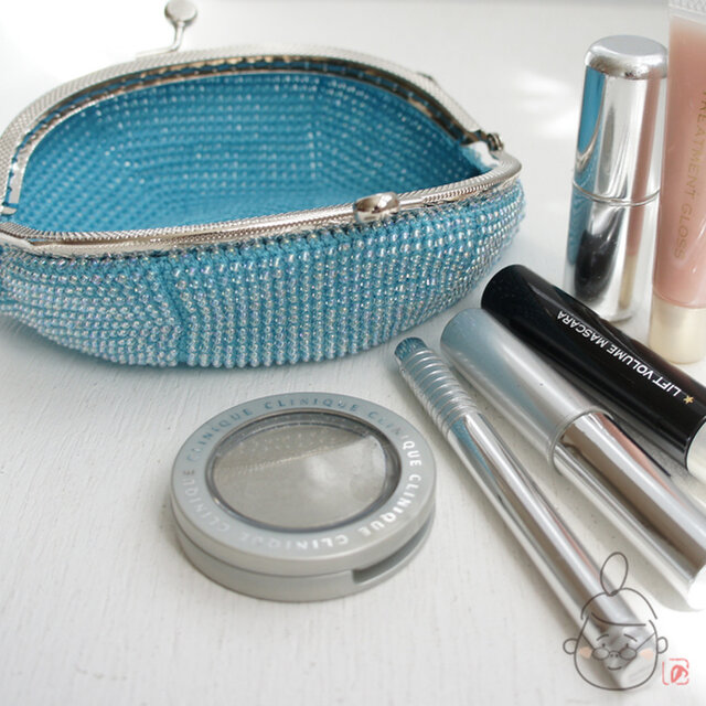 ばあば作☆シードビーズのさらに大きめがま口（bluesky・1315） | iichi ハンドメイド・クラフト作品・手仕事品の通販