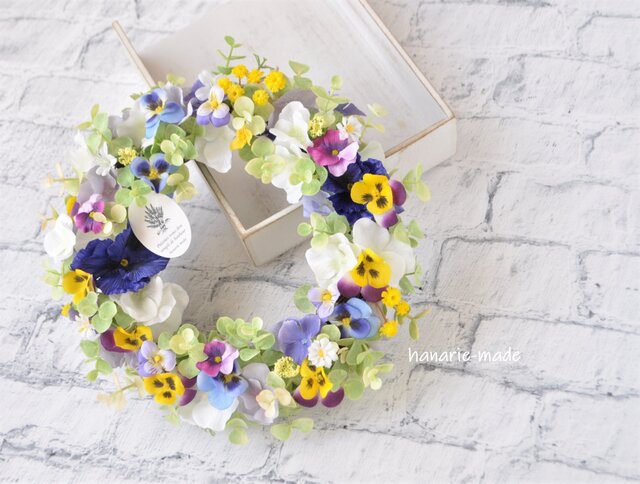 すみれ すみれ リース b21：すみれ パンジー ビオラ 黄色 青 むらさき | iichi 日々の暮らしを心地よくするハンドメイドやアンティークのマーケットプレイス