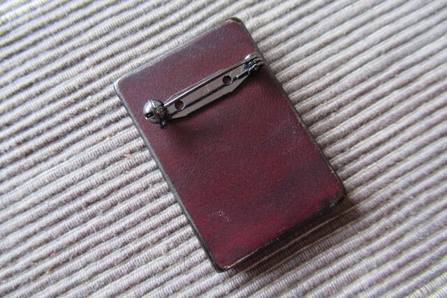 チェコ マッチラベルブローチ7215 | iichi ハンドメイド・クラフト作品・手仕事品の通販