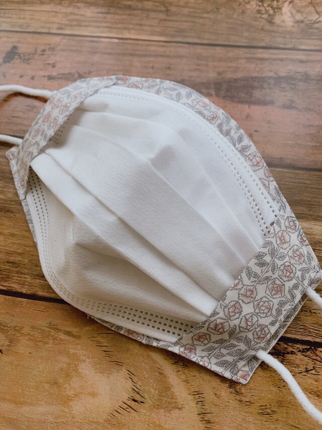 リバティ不織布マスクカバー sleepingrose | iichi ハンドメイド・クラフト作品・手仕事品の通販