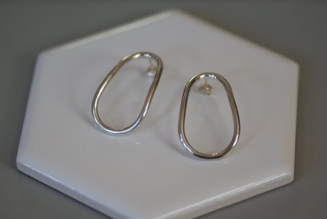 【katachi】oval pierce 3 | iichi ハンドメイド・クラフト作品・手仕事品の通販