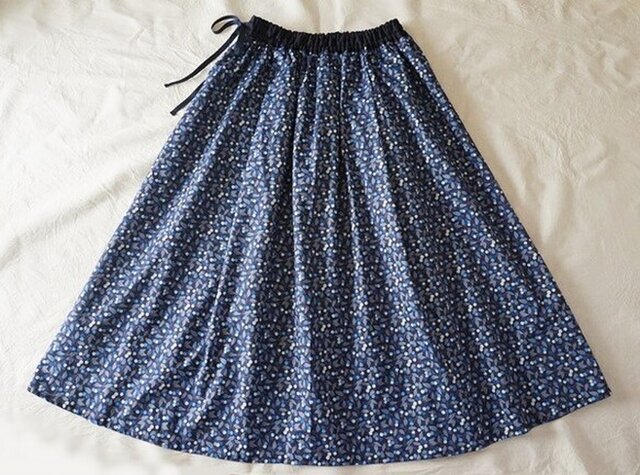 リバティ・ギャザーフレアスカート ＜Cherry Drop＞(チェリードロップ) | iichi ハンドメイド・クラフト作品・手仕事品の通販