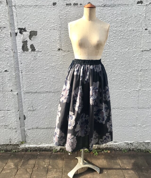 リバティ・ギャザーフレアスカート ＜Cherry Drop＞(チェリードロップ) | iichi ハンドメイド・クラフト作品・手仕事品の通販