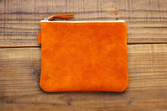 《RUSSETY》フラットポーチ Regular サドルブラウン | iichi ハンドメイド・クラフト作品・手仕事品の通販