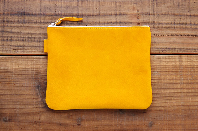 《RUSSETY》フラットポーチ Regular マリーゴールド | iichi 日々の暮らしを心地よくするハンドメイドやアンティークのマーケットプレイス