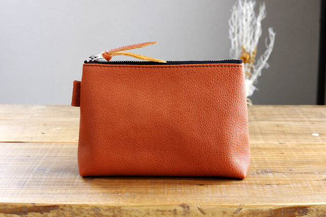 《RUSSETY》スクエアポーチ Regular サドルブラウン | iichi ハンドメイド・クラフト作品・手仕事品の通販