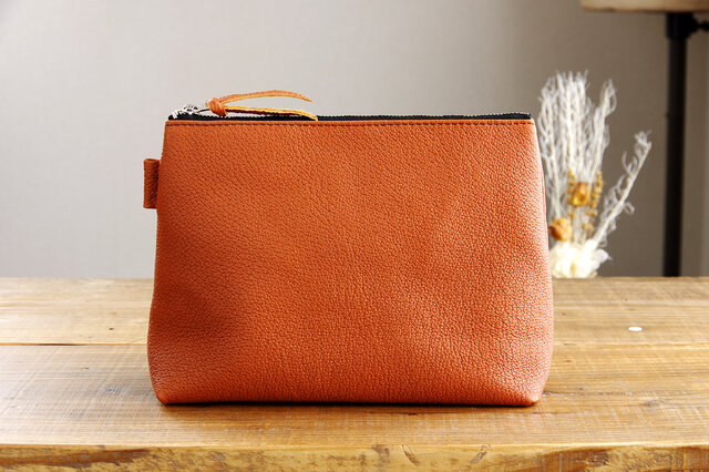 《RUSSETY》スクエアポーチ Large サドルブラウン | iichi ハンドメイド・クラフト作品・手仕事品の通販