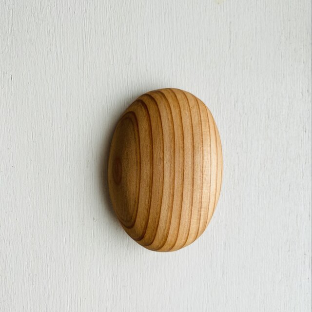 elliptical wooden brooch 0405 | iichi ハンドメイド・クラフト作品・手仕事品の通販
