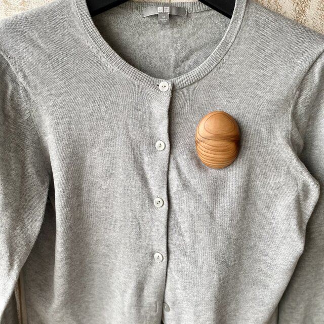 elliptical wooden brooch 0406 | iichi ハンドメイド・クラフト作品・手仕事品の通販