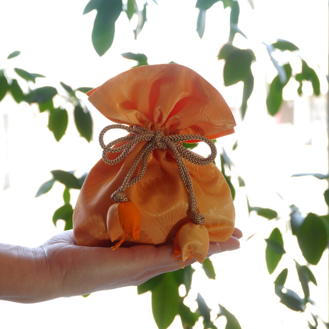 着物 巾着 青海波文 菊文 幸せを呼ぶFUGURO | iichi ハンドメイド・クラフト作品・手仕事品の通販