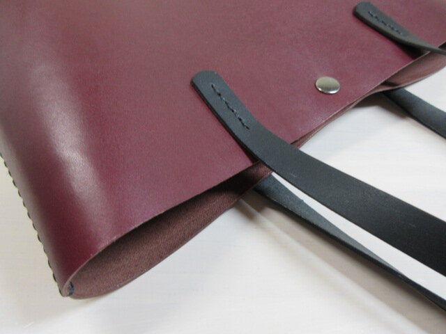 《牛革》ワンオフ・オーバーサイズスクエアトート・スムースレザー・トート・0258 | iichi ハンドメイド・クラフト作品・手仕事品の通販