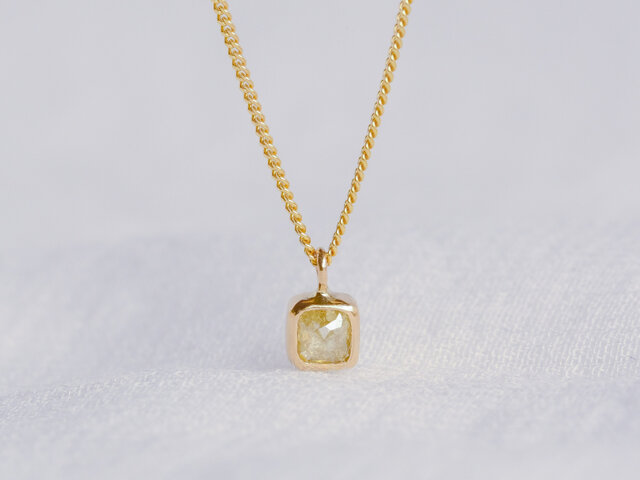 Pale Yellow Baby Diamond Necklace | iichi ハンドメイド・クラフト作品・手仕事品の通販