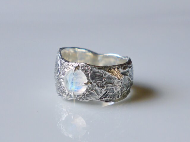 Rainbow moonstone ring（sv*いぶし）★レインボームーンストーン★リング★天然石★6月誕生石 | iichi ハンドメイド・クラフト作品・手仕事品の通販